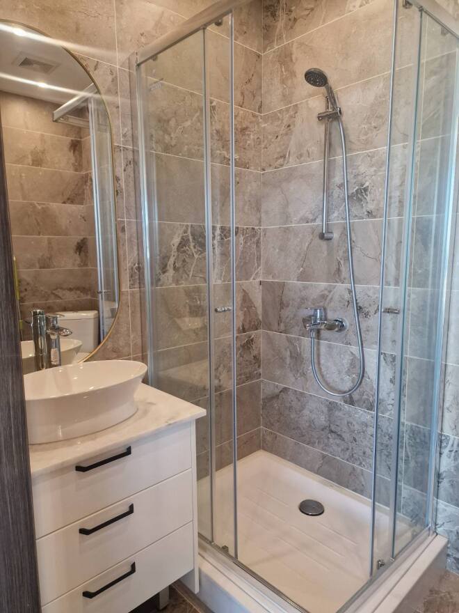 Regis Place орон сууц худалдана