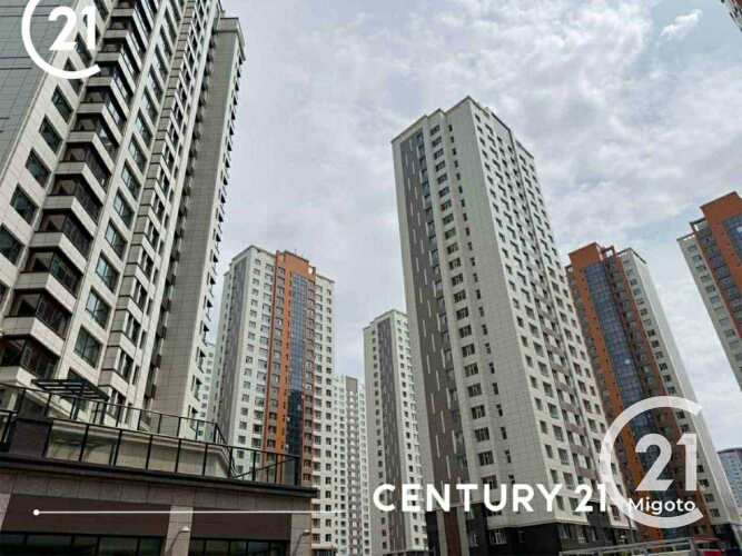 Hunnu 2222 хотхон 2-р ээлжинд 3 өрөө худалдана.