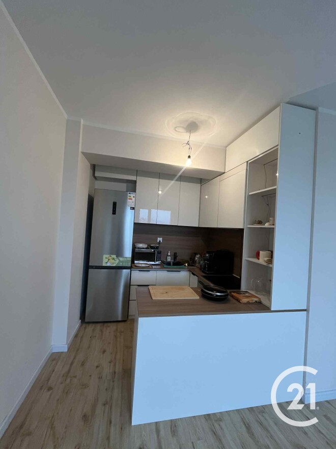 БЗД, 16- хороололд шинэ, хагас тавилгатай 2 өрөө байр түрээслүүлнэ.