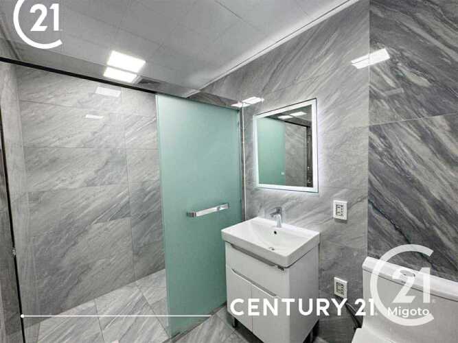 Hunnu 2222 хотхон 2-р ээлжинд 3 өрөө худалдана.