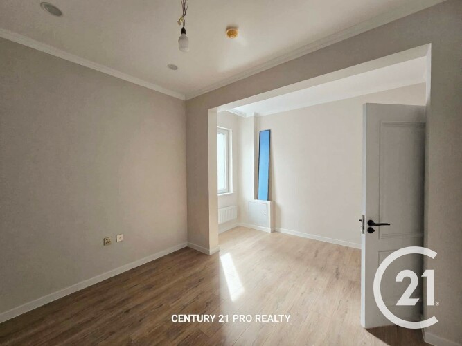 Solaris plus residence-д 3 өрөө худалдана.